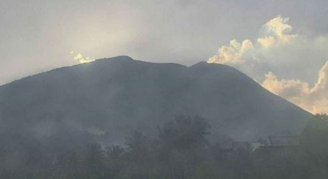 Dua Gunung Berapi di Malut Keluarkan Asap – Kabartimurnews.com